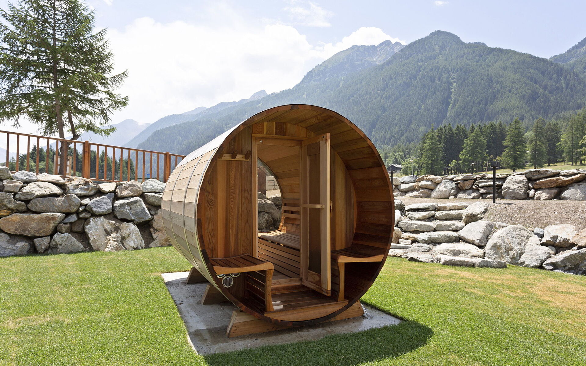 Halldis Gressoney, Dunant